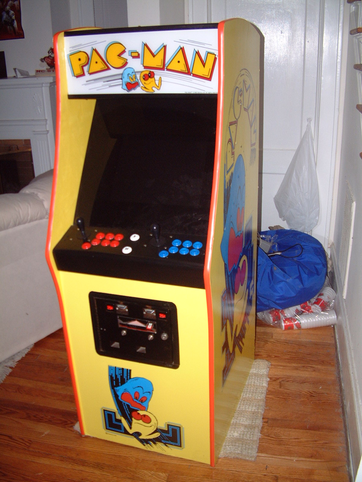 Pac-Man arcade cabinet restoration - phase 2